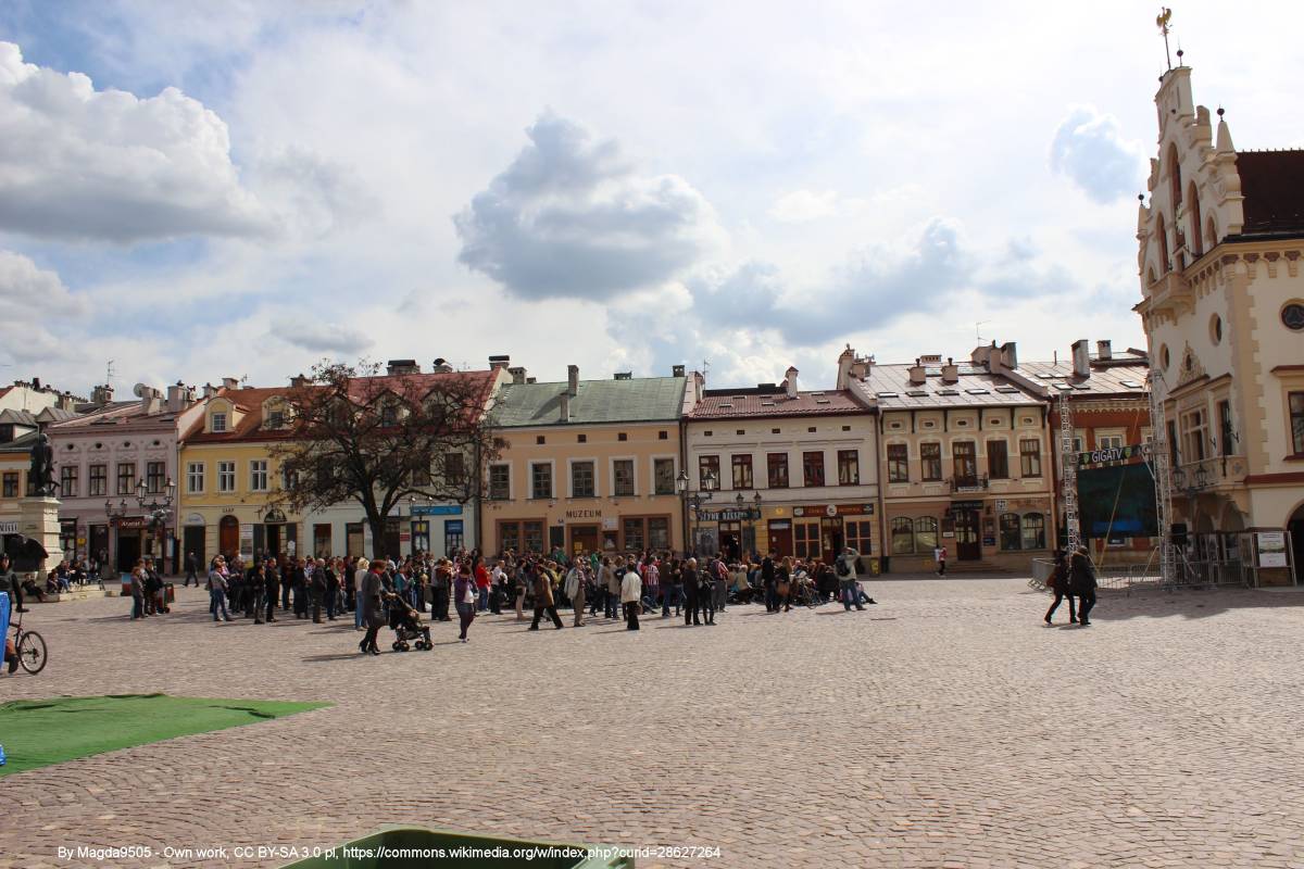 Rynek w Rzeszowie - Atrakcje turystyczne - Odkrywcza turystyka