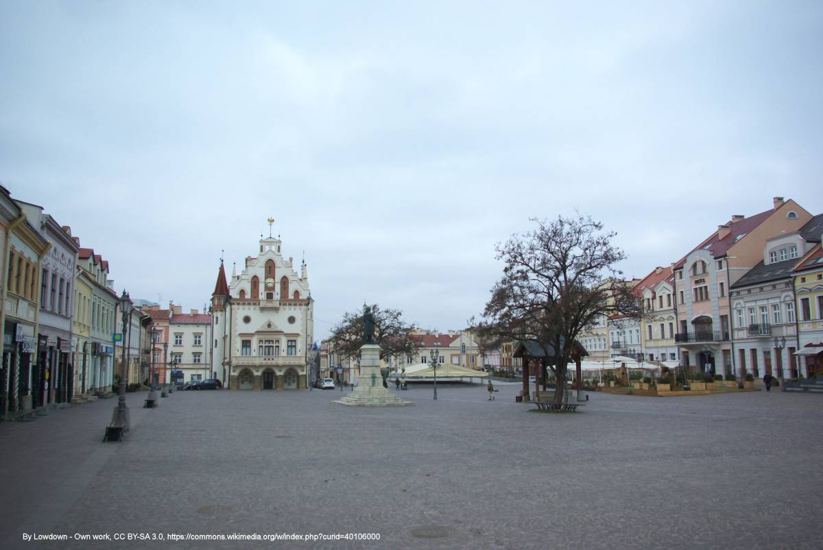 Rynek w Rzeszowie - Atrakcje turystyczne - Odkrywcza turystyka