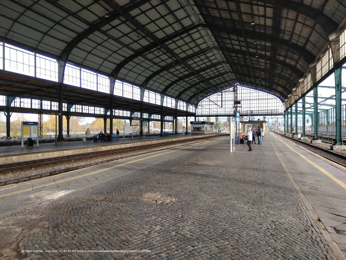 Dworzec kolejowy Legnica - Atrakcje turystyczne - Odkrywcza turystyka